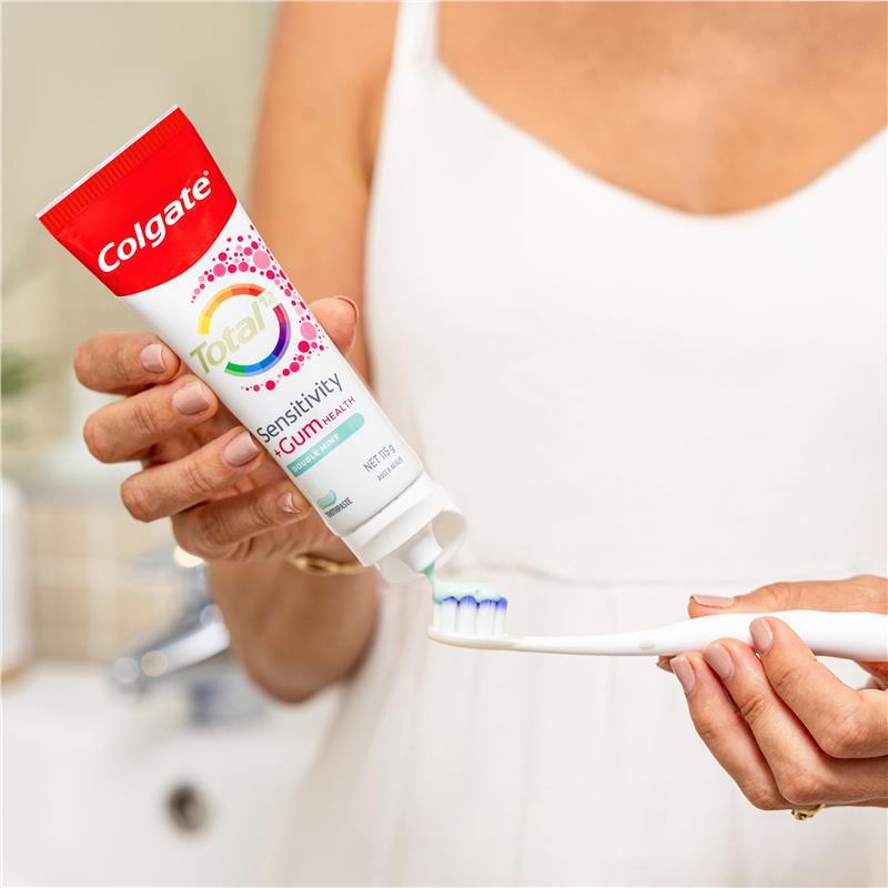 Buy Colgate Toothpaste Total Sensitivity & Gum Double Mint 115g online ...